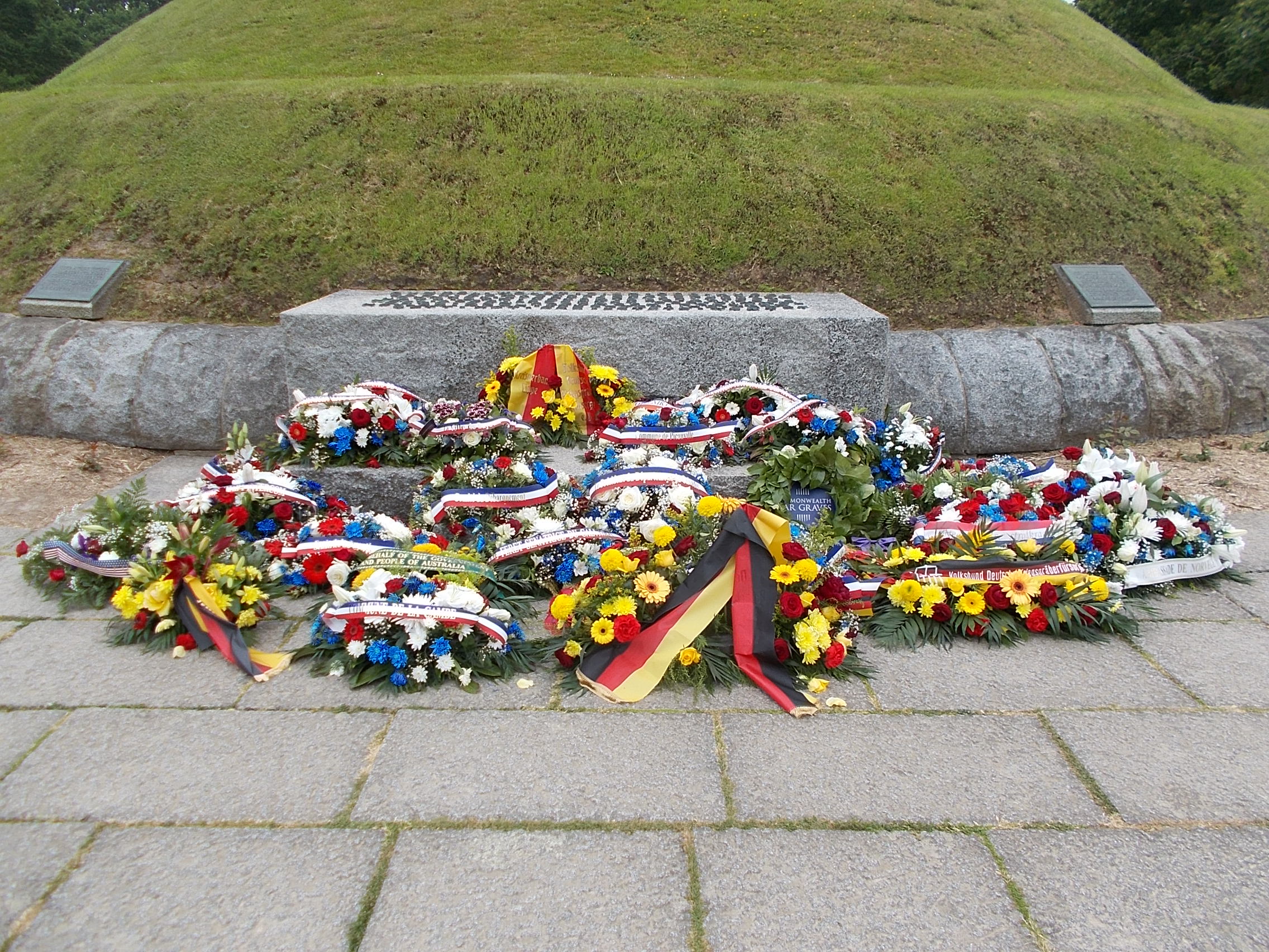 CEREMONIES AU CIMETIERE ALLEMAND DE LA CAMBE - Aics-sr.com